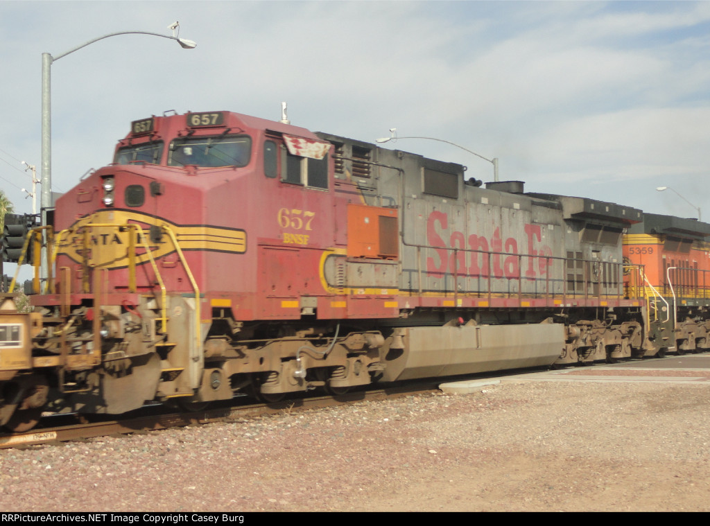 BNSF 657